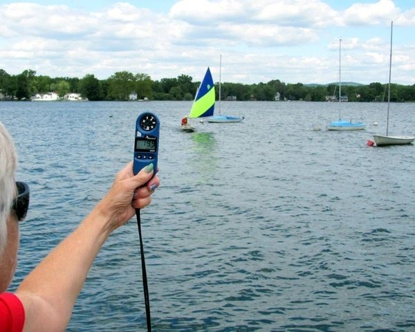KESTREL® 1000 POCKET WIND METER | TouchFire®